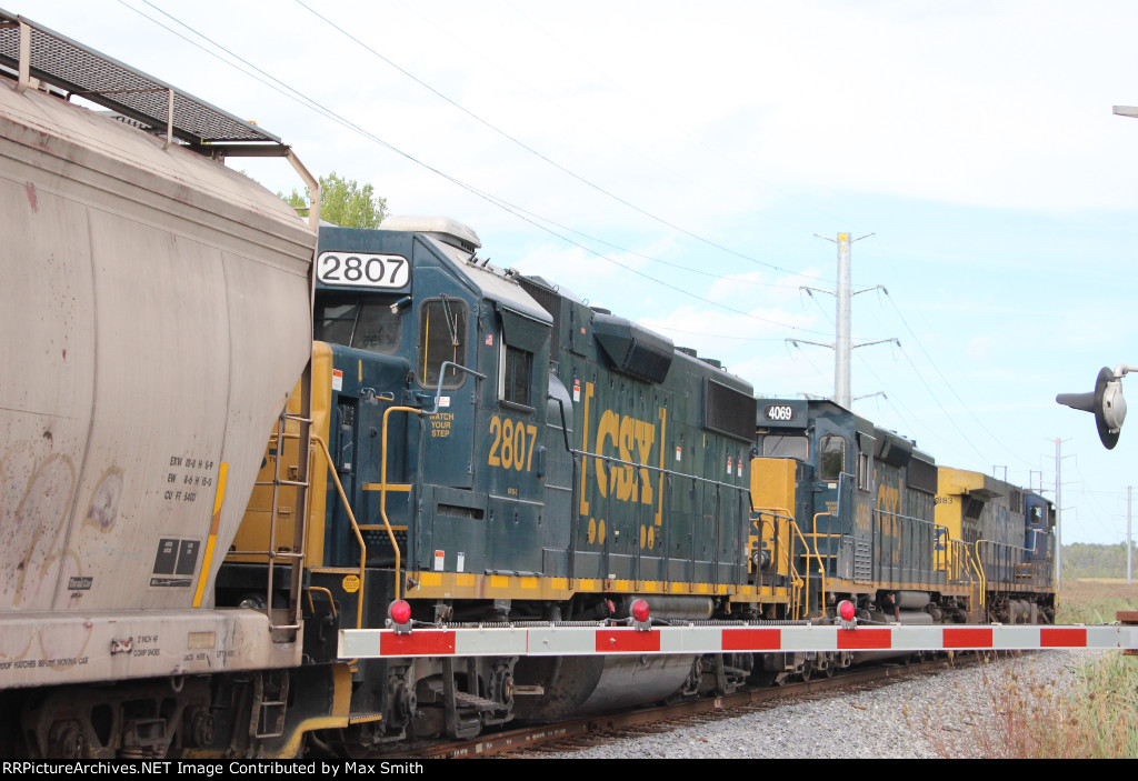 CSXT 2807 on CSX L620-17